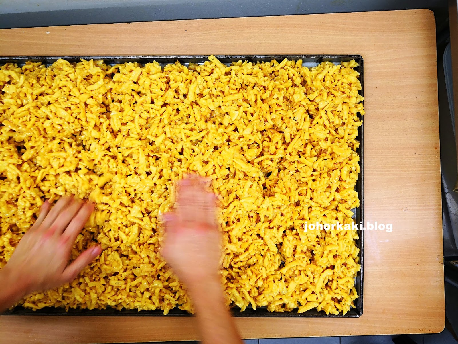 Making Sak Kei Ma at Chinatown Tai Chong Kok Hue Kee 牛車水大中國餅家餘記 |Tony ...