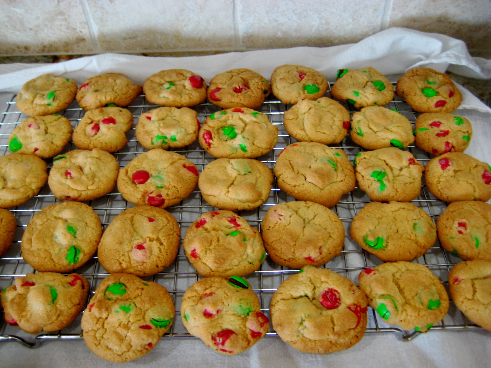 Handmade Homebody: mmm...mmm...Cookies!