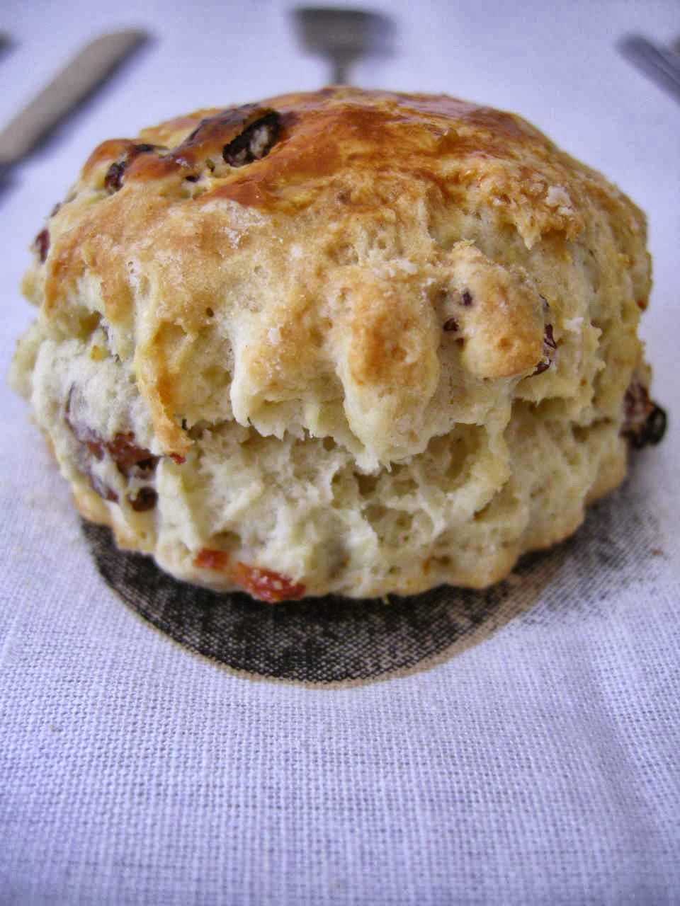 Food box: SULTANA SCONES