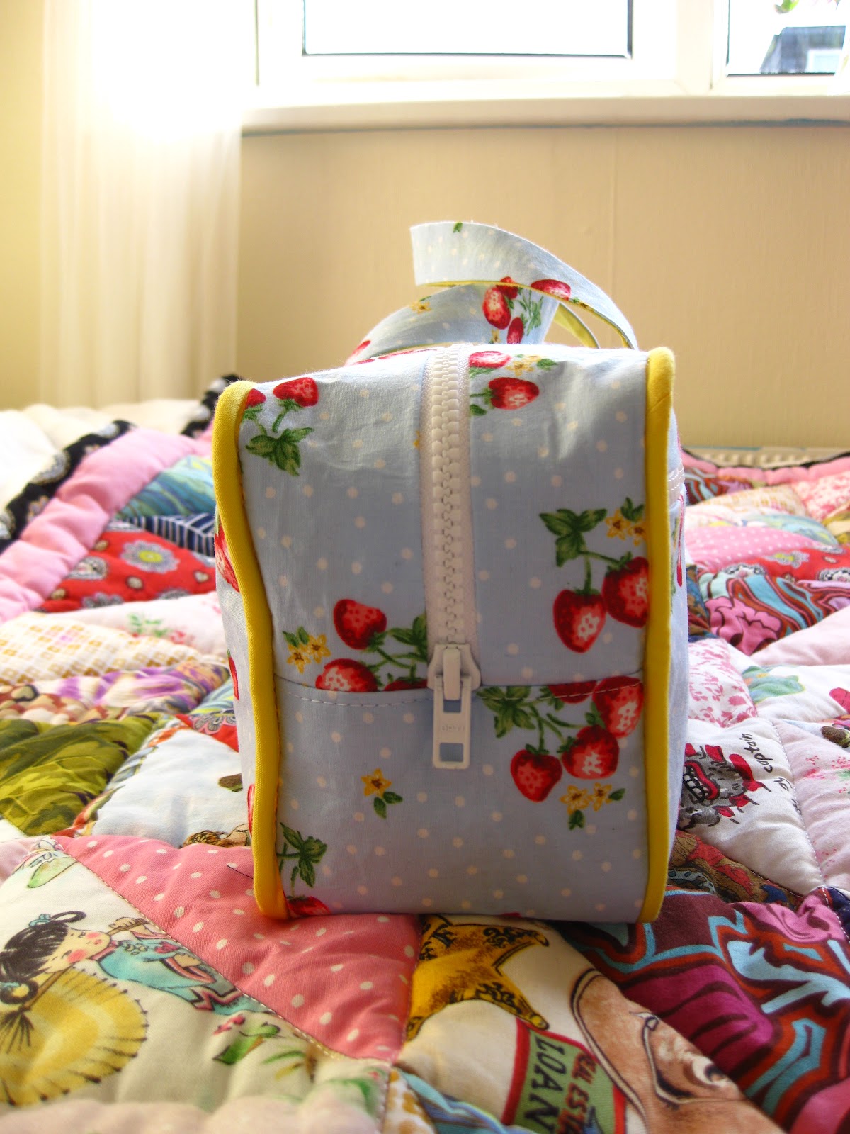 The Dodo's New Clothes: Make your own knitting bag