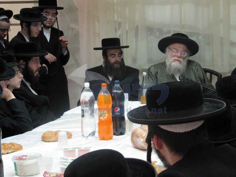 Shearim: News from Belz, Toldot Aharon and Slonim
