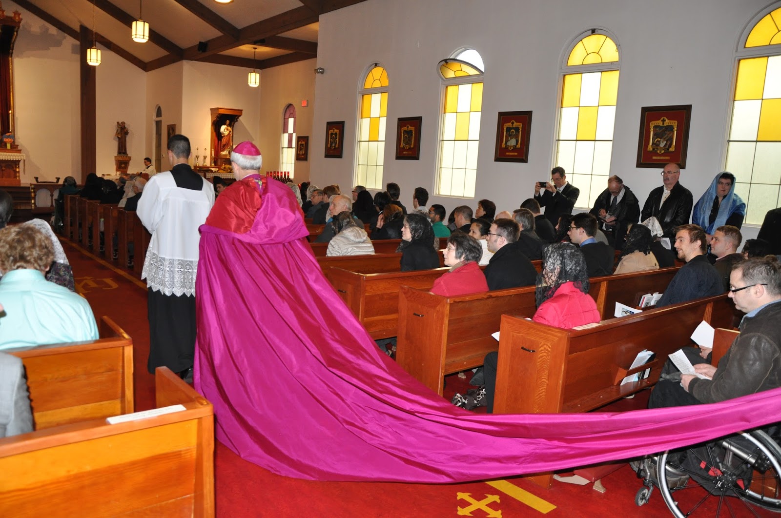 Orbis Catholicus Secundus: Cappa Magna in Canada