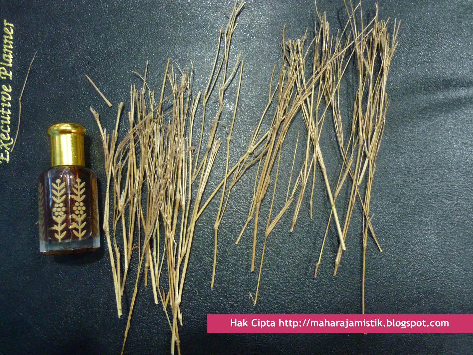 Wafak Dan Azimat Maharaja: BULUH PERINDU