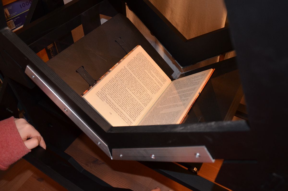 WegianWarrior's ramblings: I built a book scanner!