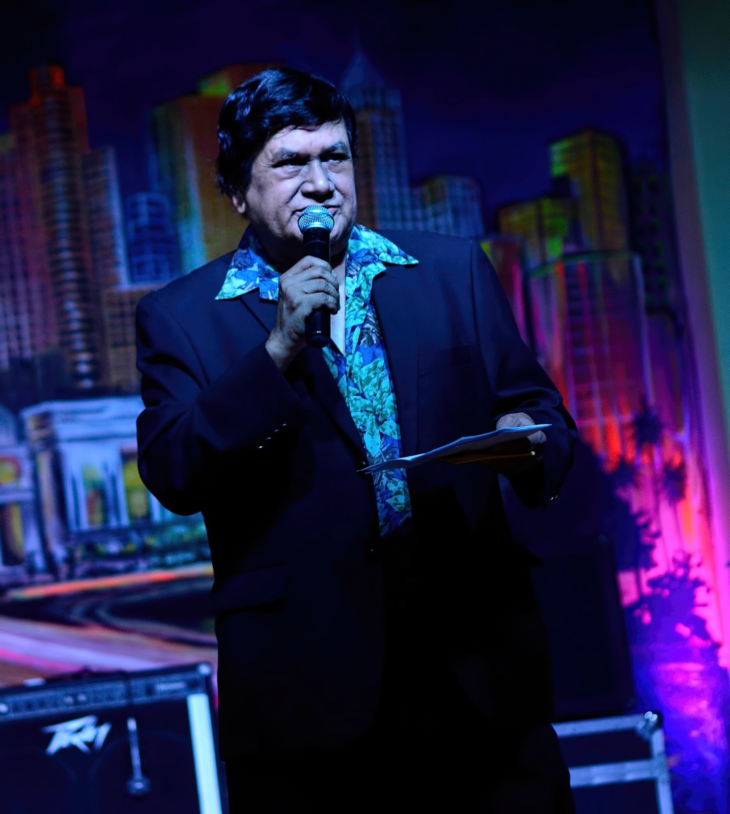 All About Dee: Jimmy Dee Introduces His New Models and His Songbird