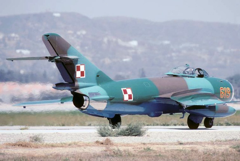 nhungdoicanh: PZL-Mielec Lim-6