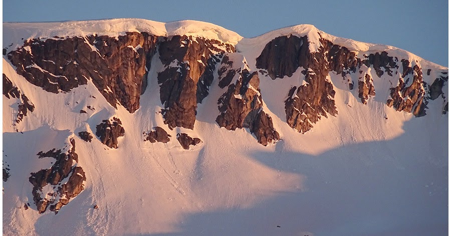 NORGE.nl: Midnattssol i fjellet (Sørkvanntinden) Nordland