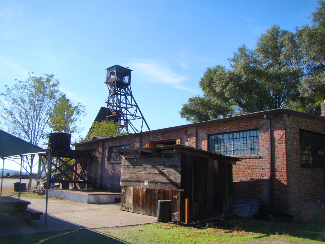 Geotripper: Depth Matters: A Tour of the Kennedy Mine Property in ...