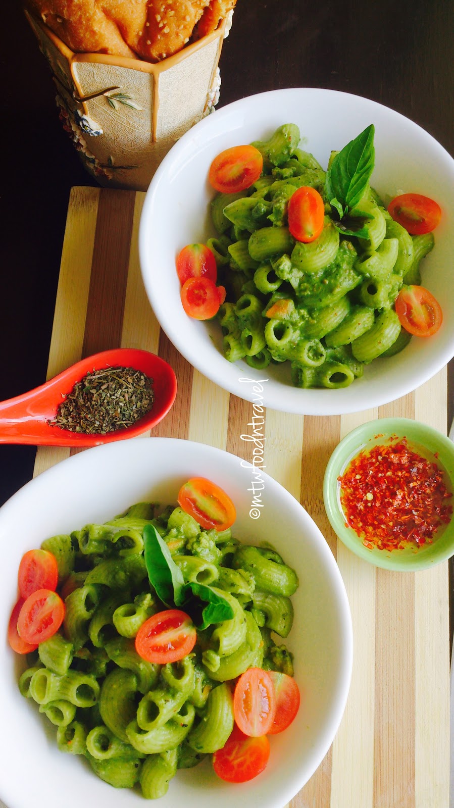My Tryst With Food And Travel: ELBOW MACARONI IN HEALTHY GREEN SAUCE ...