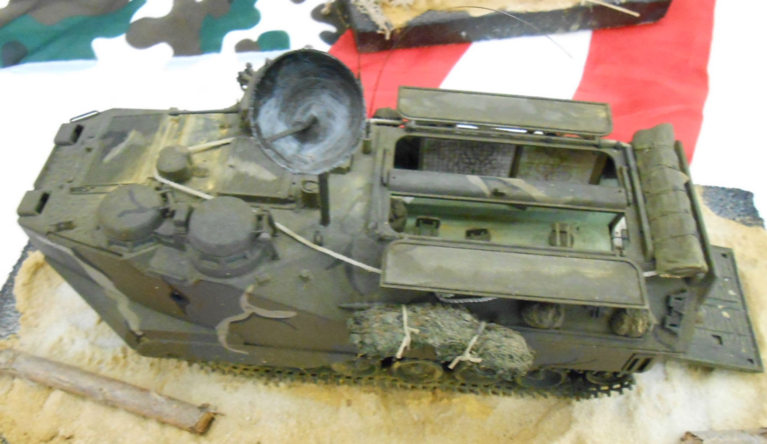 Le LVTP-7 A1 "Command Post".