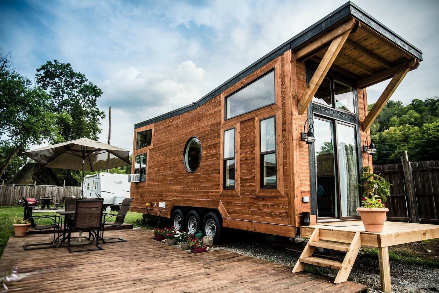TINY HOUSE TOWN: The Industrial From Wheel Life Tiny Homes