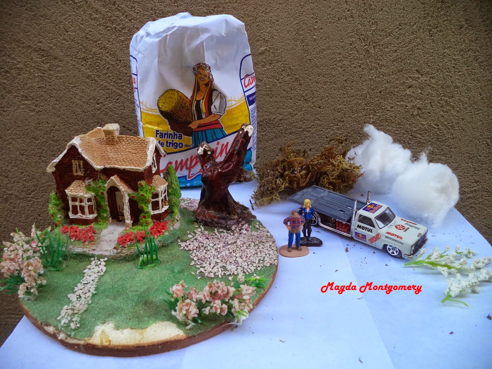 HOT BERRY CARS DRIVE: Diorama de Natal 1\64