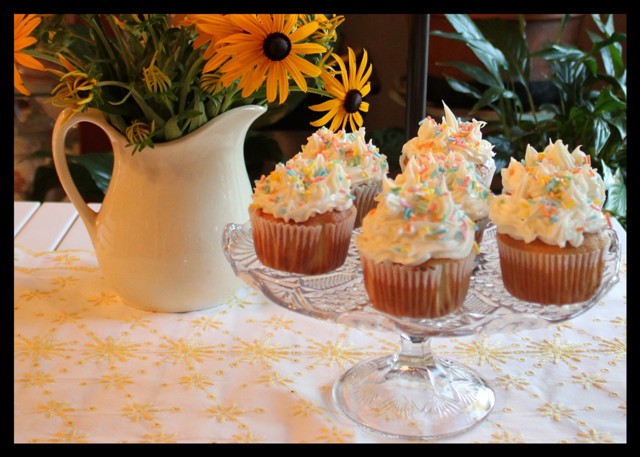 My Cozy Corner: 10th Cupcake Sunday