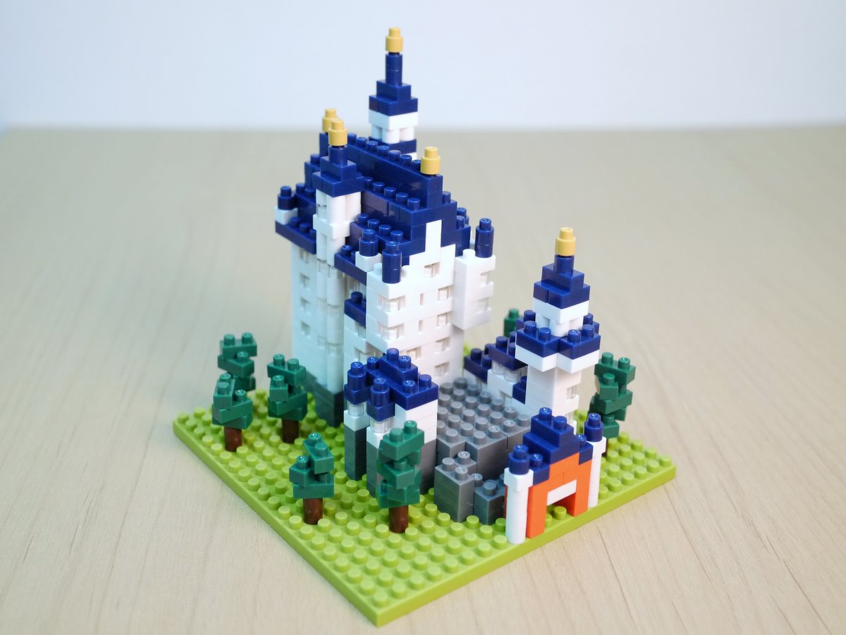 Christopher Tan: nanoblock Neuschwanstein Castle (Schloss ...