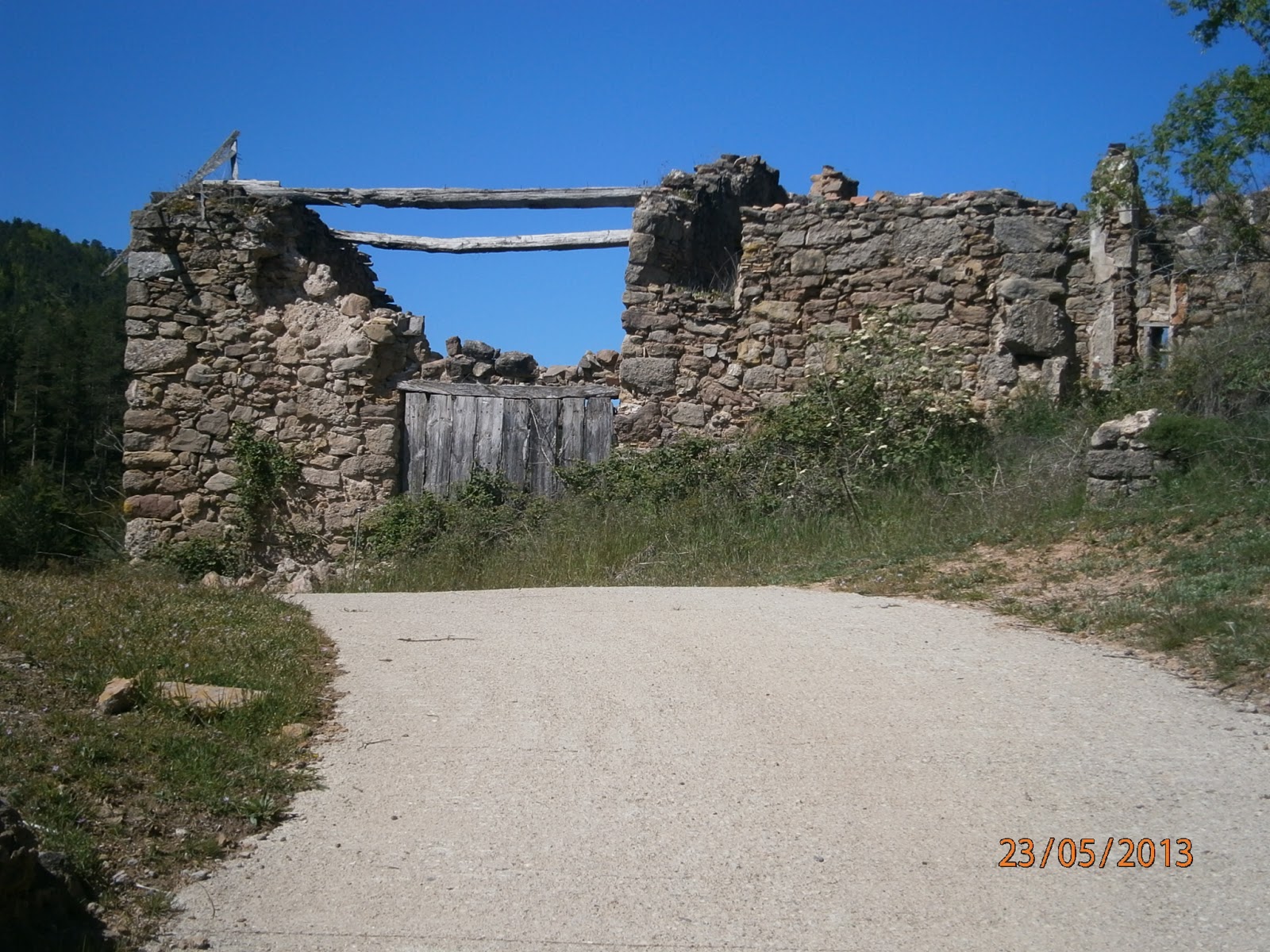 SI VENS AL RIPOLLÈS NO T'OBLIDIS LA BICICLETA: SANT ESTEVE DE LA RIBA