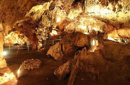 Goa Maharani dan Maharani Zoo Tempat Wisata di Lamongan Paling Terkenal ...