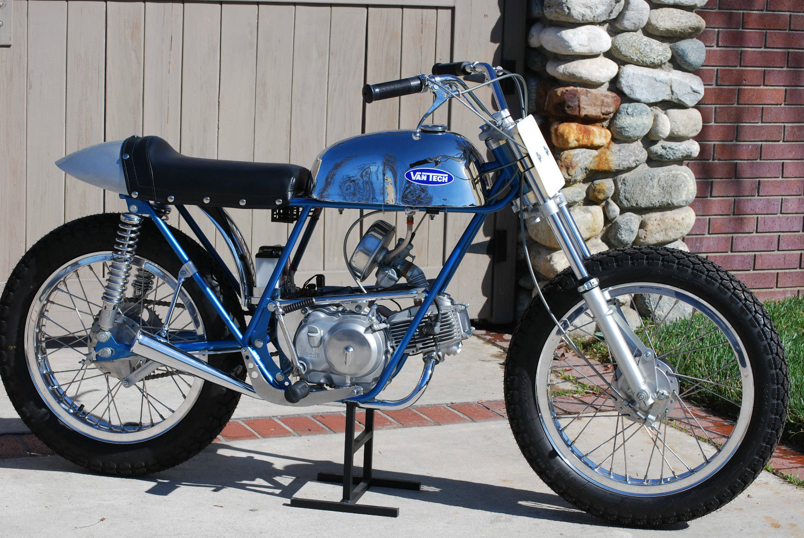 POPPA WHEELIE: Van Tech Honda Super 90s