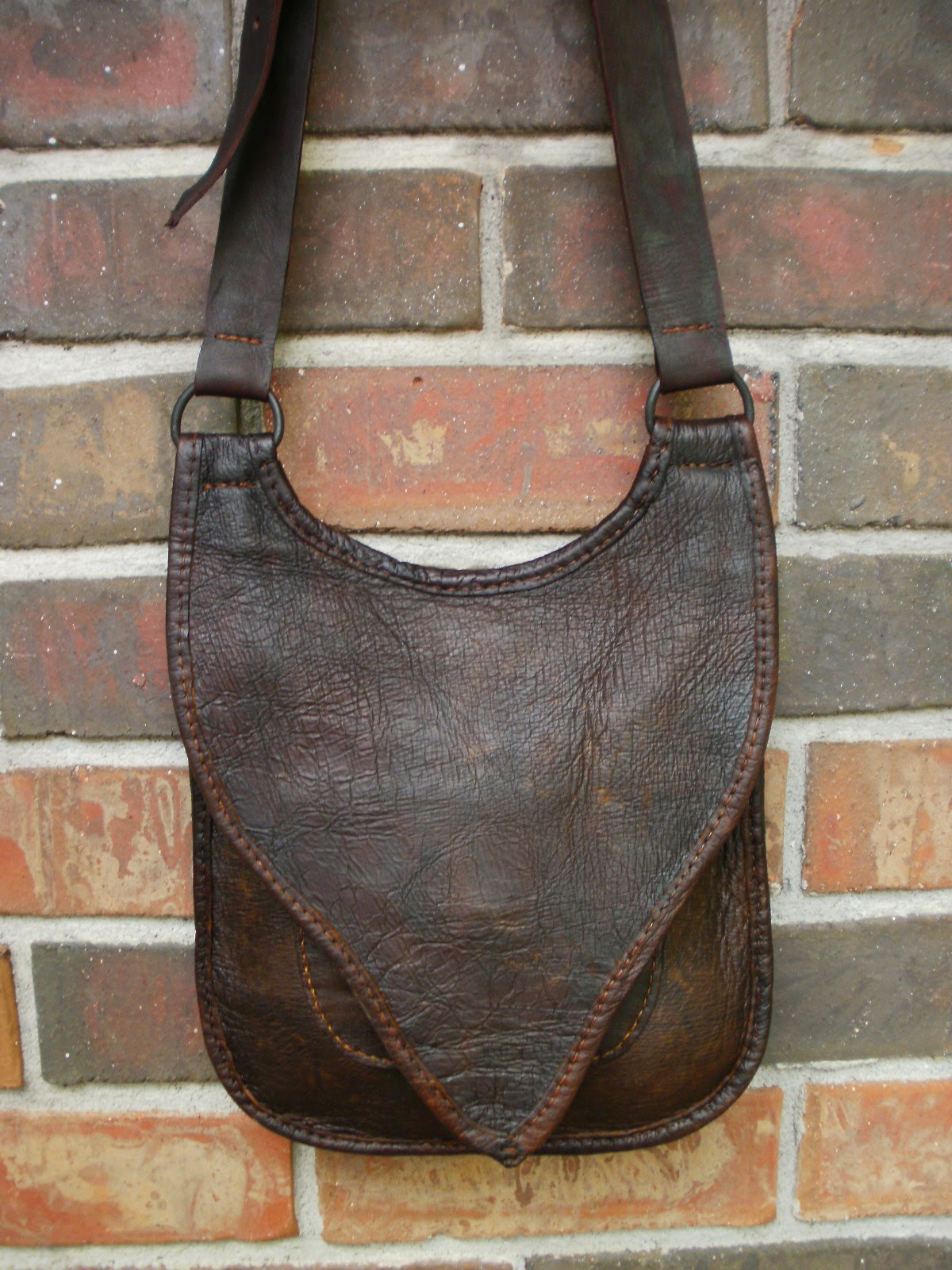 Contemporary Makers: Hunting Pouch by Jerry Rice