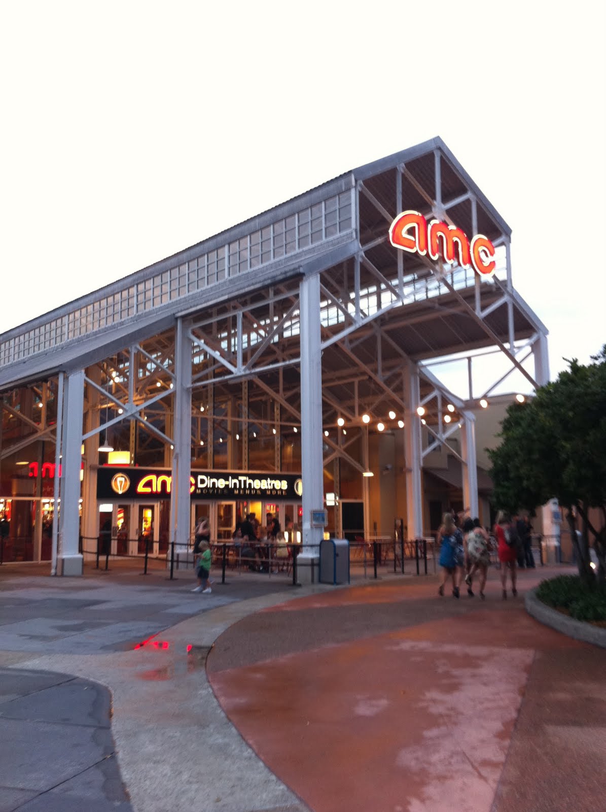 My (Fun!) Life in Orlando: AMC Dine-In Theatre