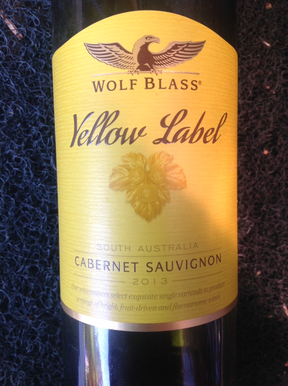 I Drink Red Wines: Wolf Blass Yellow Label 2013 CabSav SA
