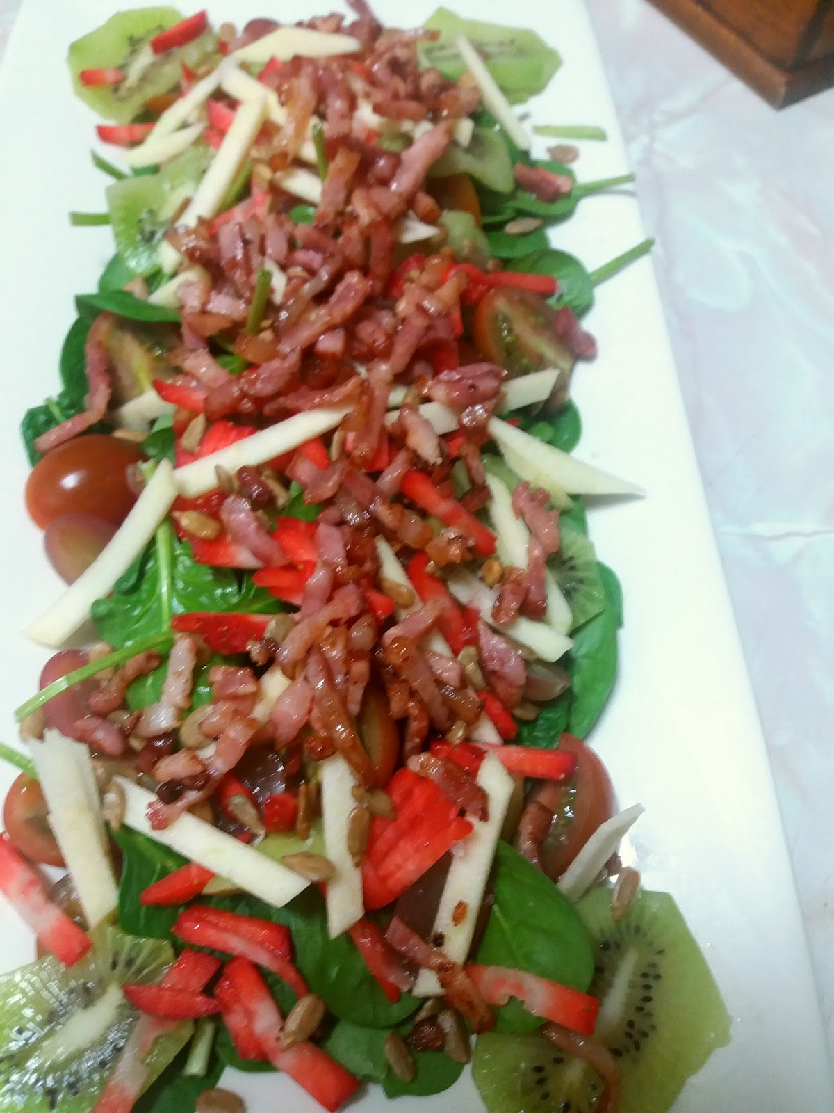 LA COCINA DE PACO GARCIA: ENSALADA DE FRUTA CON ESPINACAS, BACON Y ...