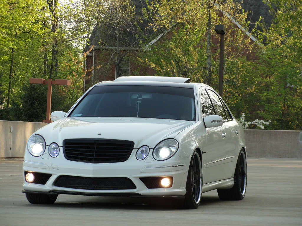 White on Black Mercedes-Benz W211 E55 AMG | BENZTUNING