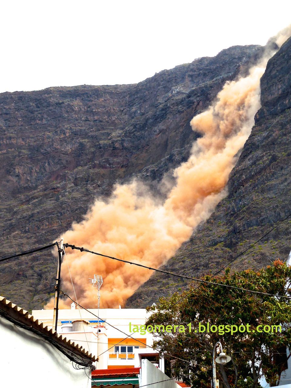 LA GOMERA ISLAND (Canary Islands): Spectacular Rockfall and Landslide