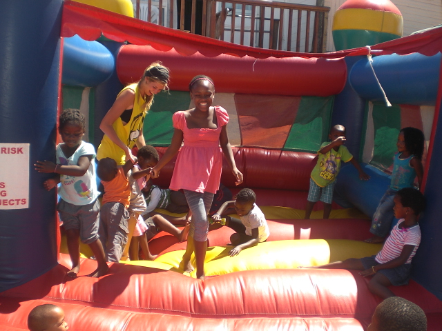 IT'S PARTY TIME CHILDREN ENTERTAINMENT: Hire Your Jumping / Bouncing ...