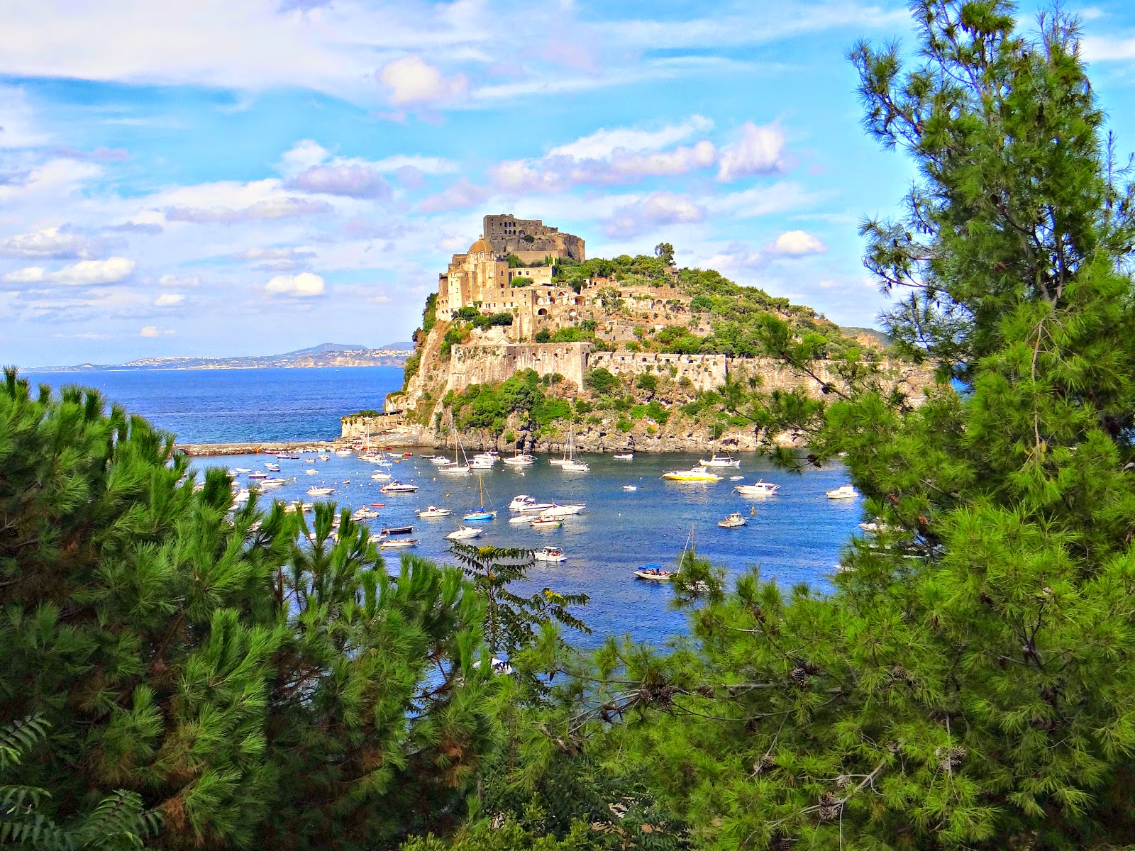 Travelblogger: Utazási élménybeszámolók. : Ischia a zöld sziget