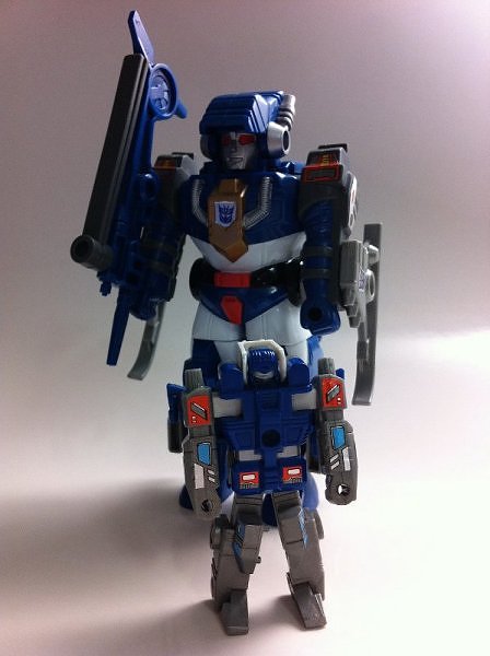 Heroic Decepticon: Finally....... D-310: Blue Bacchus MIB, whew!