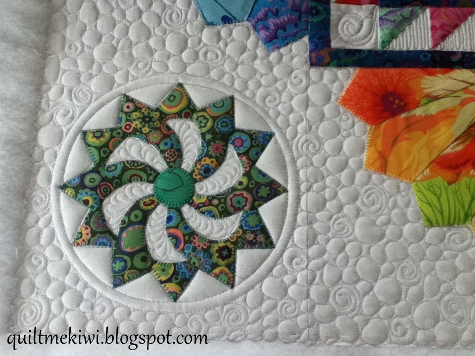 quiltmekiwi: Happy Daze!