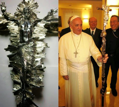 Tras las huellas del Cielo: El papa Francisco con nueva férula papal y ...