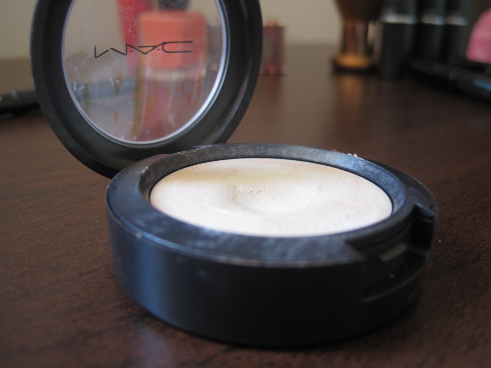 Limonsuz Diet Cola: Mac Luna Ccb