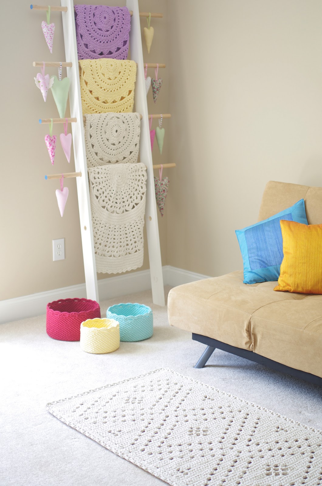 ...Handy Crafter...: Rugs, Rugs All Around