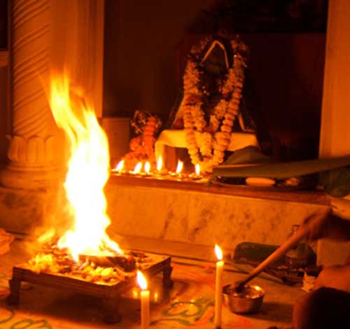 Fire Worship in Hinduism - Importance of Fire or Agni in Hindu Religion ...