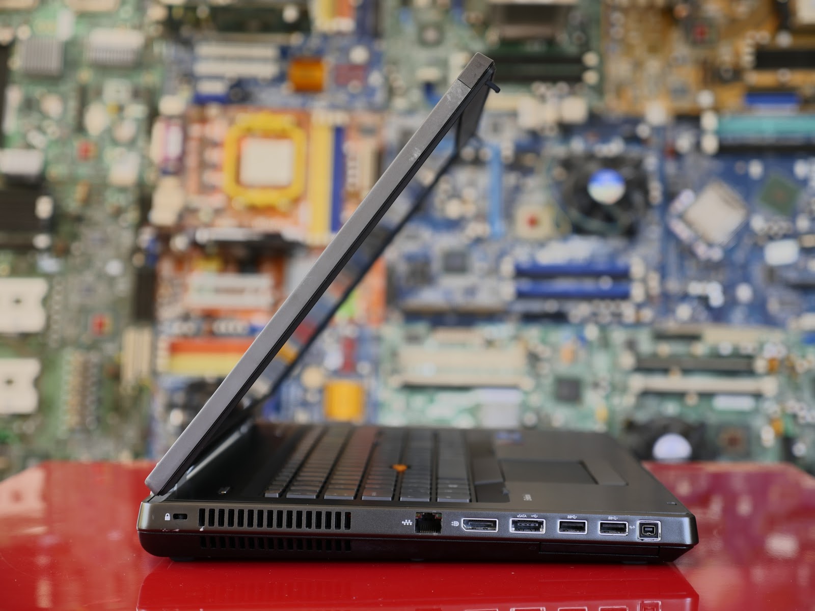 HP EliteBook 8770w - най-добрия Mobile Workstation | Retro-PC-Mania ...