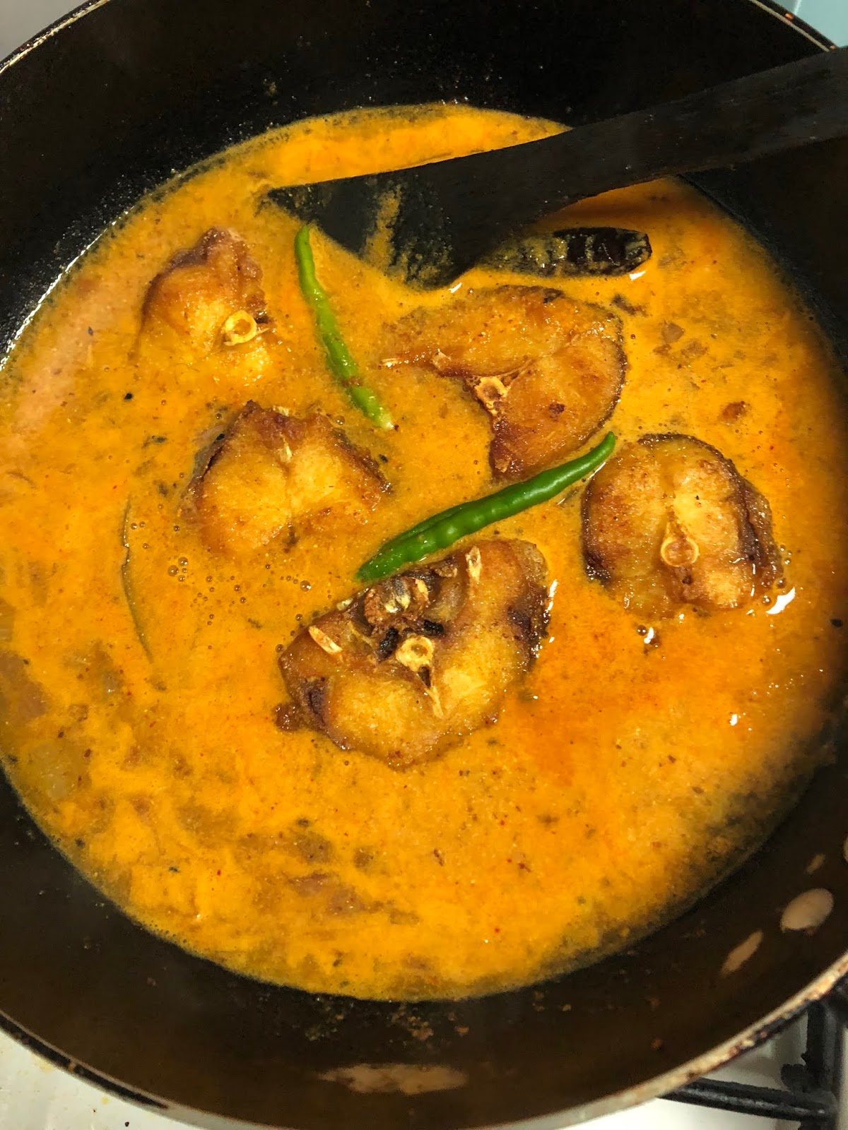 Bethica's Kitchen Flavours: Macha Besara (Odisha Style Fish Curry)
