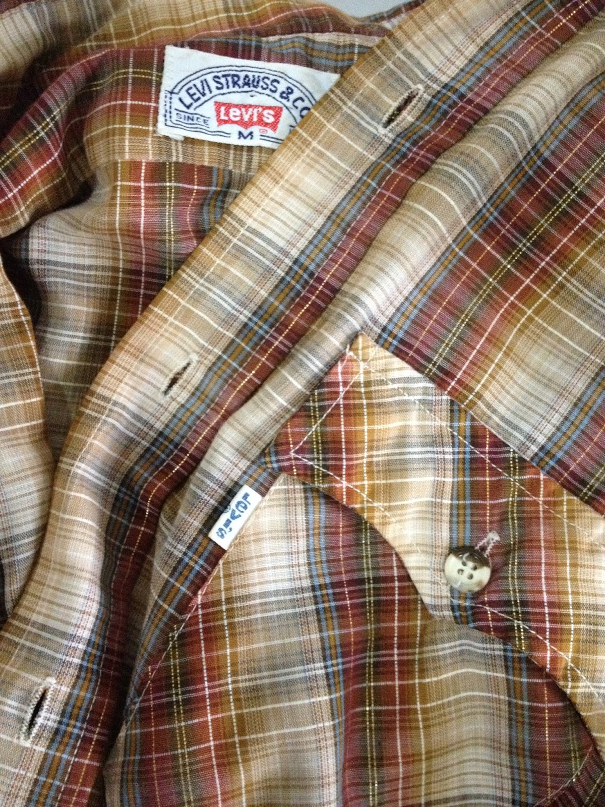 Longhorn's Vintage Clothing: [SOLD] Vintage Levi's Plaid Shirt Size:M