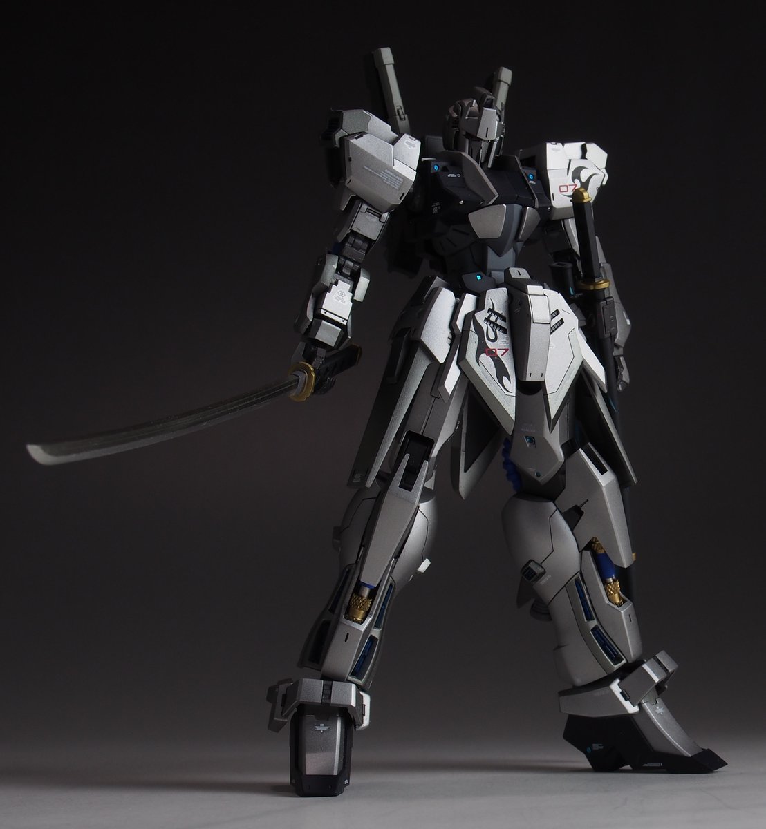 GUNDAM GUY: Mega Silver Delta the Edge - Customized Build