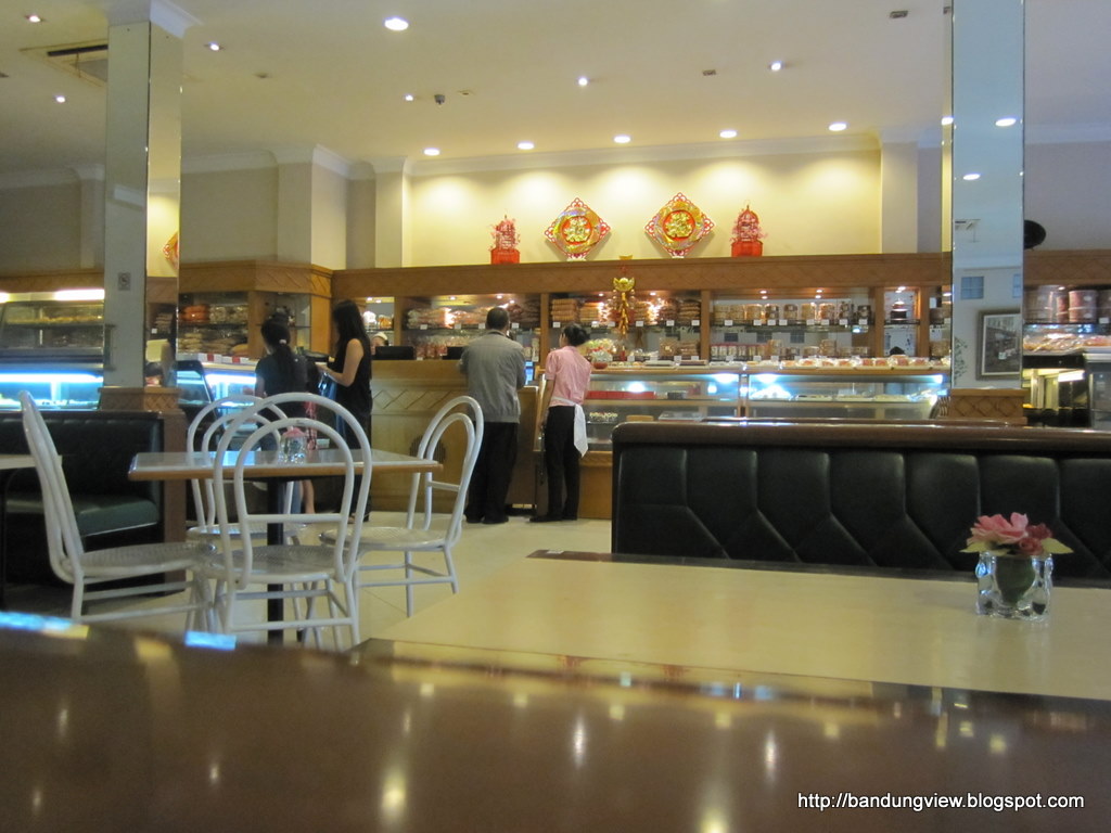 Rasa Bakery & Cafe, toko roti dan restoran yang berdiri sejak 1930 ...