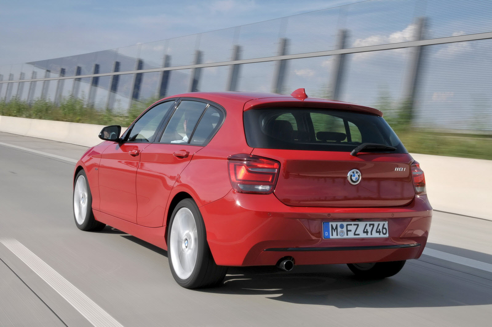The new BMW 1 Series : Unique driving pleasure in a premium compact car