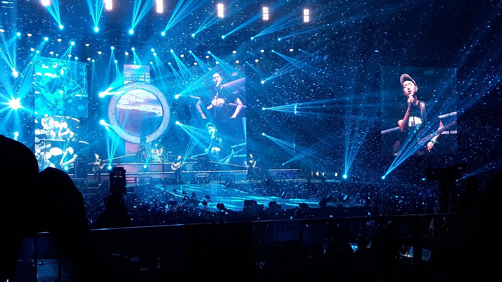 artsani's: CNBLUE - Between Us Jakarta di ICE BSD Hall 5