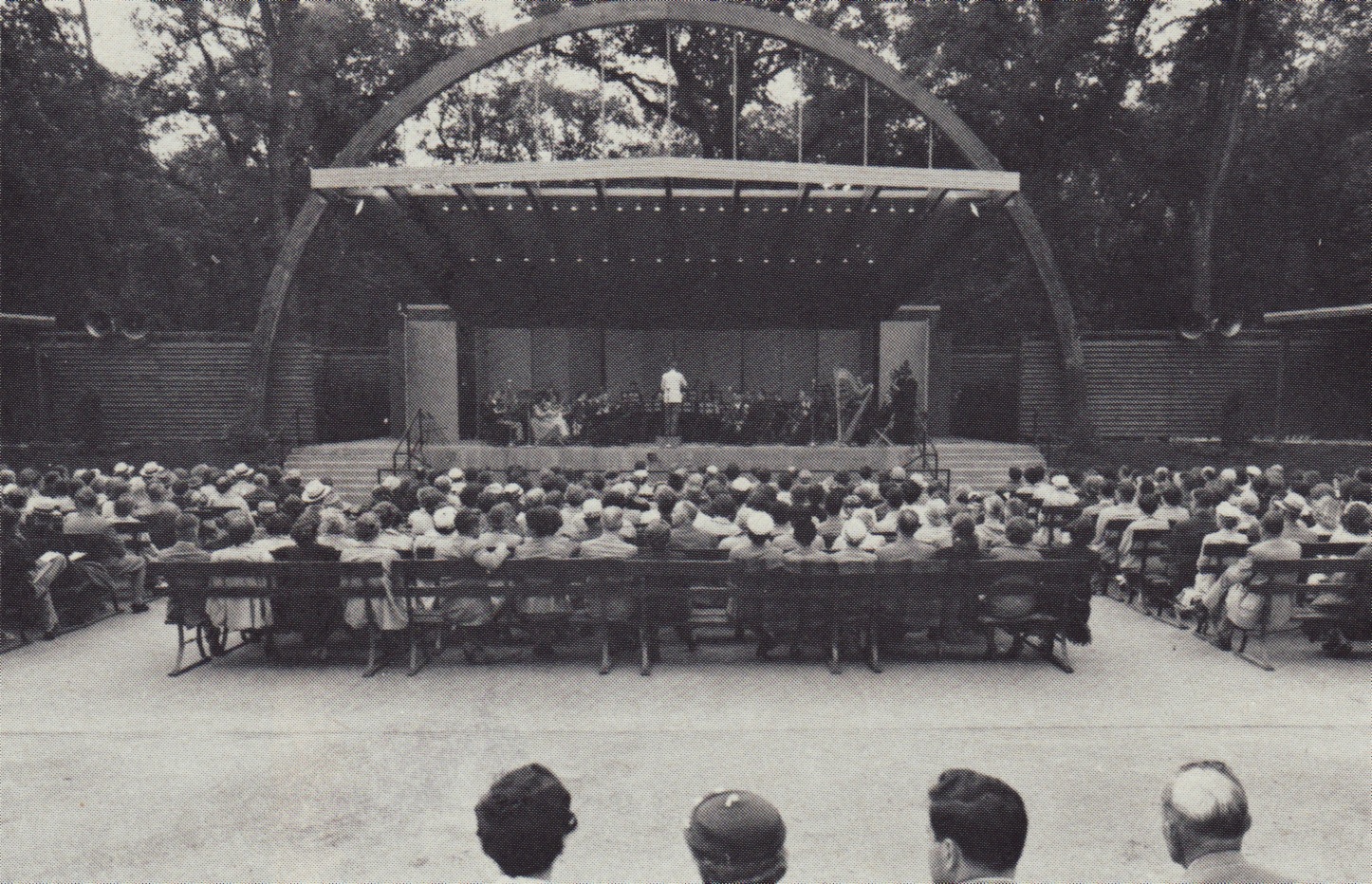 centre stage: 03/01/2012 - 04/01/2012