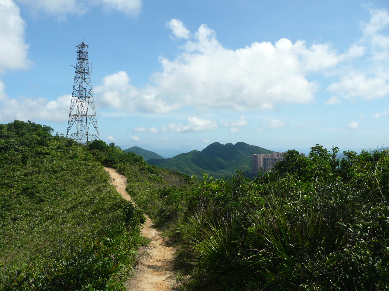 WEBS OF SIGNIFICANCE: From Siu Ma Shan up to Mount Butler (photo-essay)