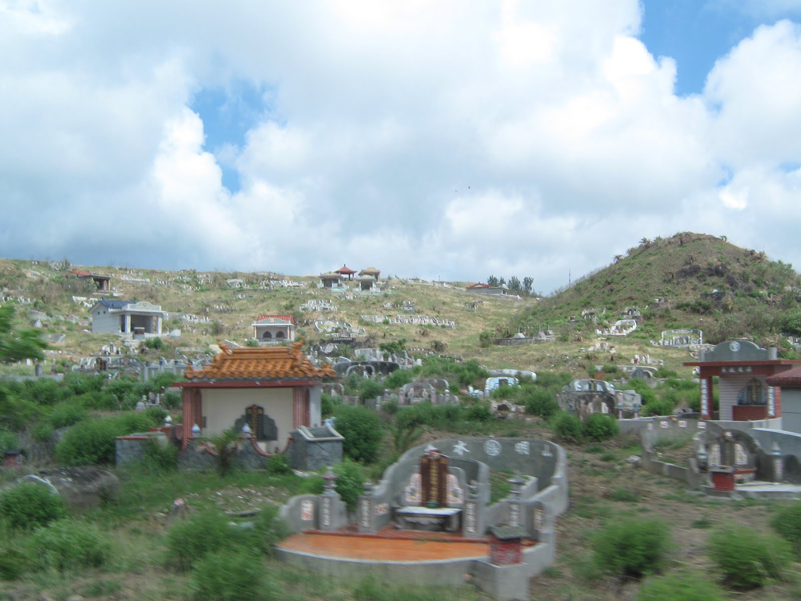Taiwan Blog: Cemeteries