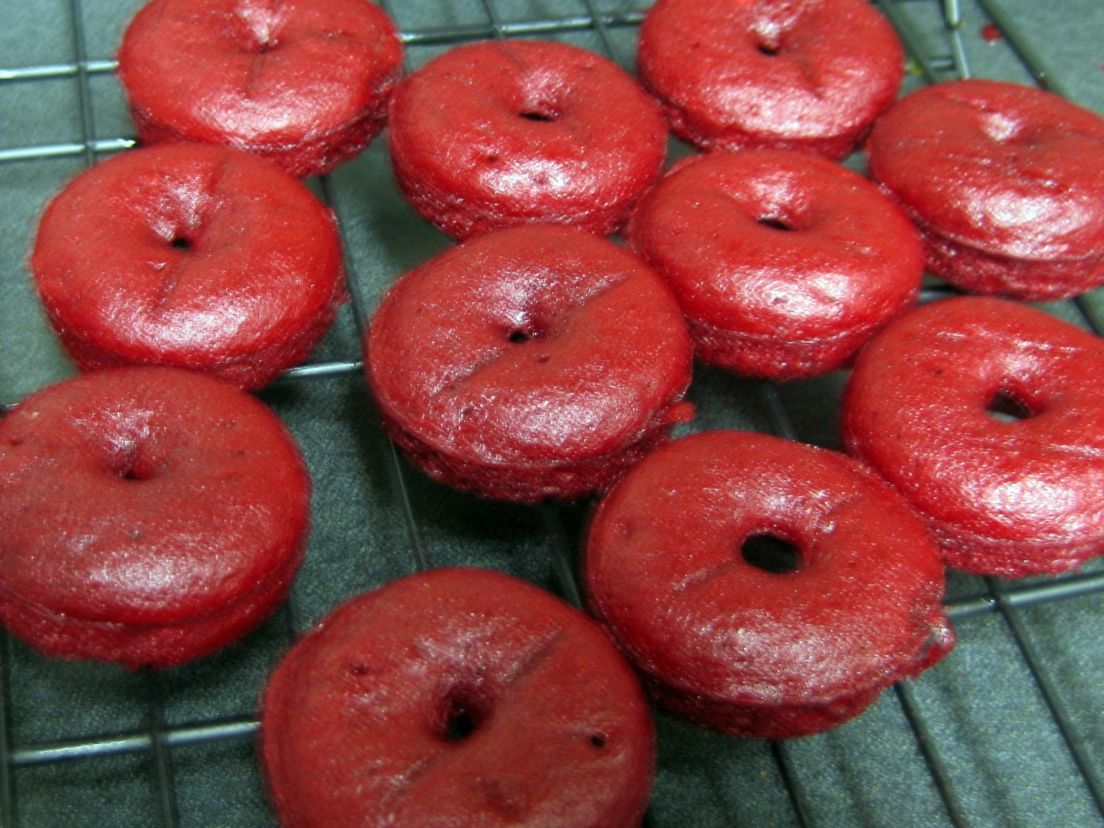With love and Chevrons: Mini Red Velvet Donuts