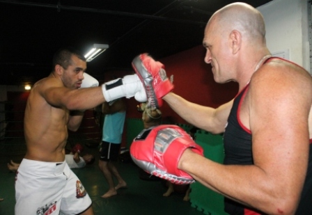 Ely Kickboxing MMA/BH: Thiago Michel estreia no MMA internacional