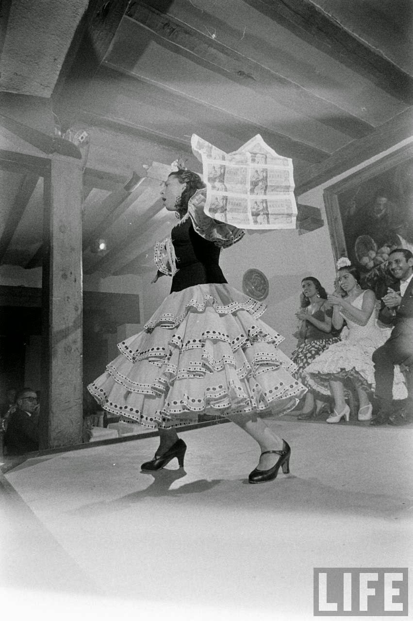 30 Stunning Black and White Photos of Gypsy Dancers in Madrid in 1960 ...