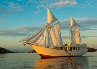 Kapal Layar Motor | IKAN DAN LAUT