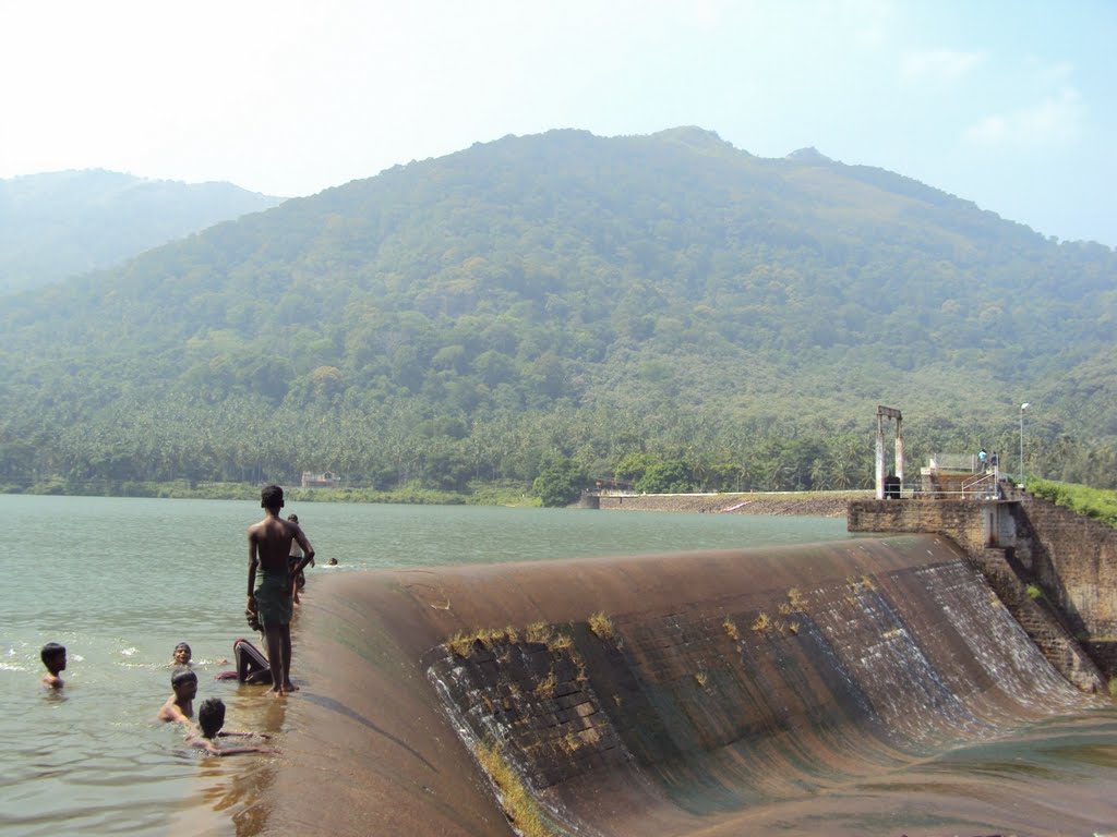 Tamilnadu Tourism: Gundar Dam, Sengottai, Thirunelveli
